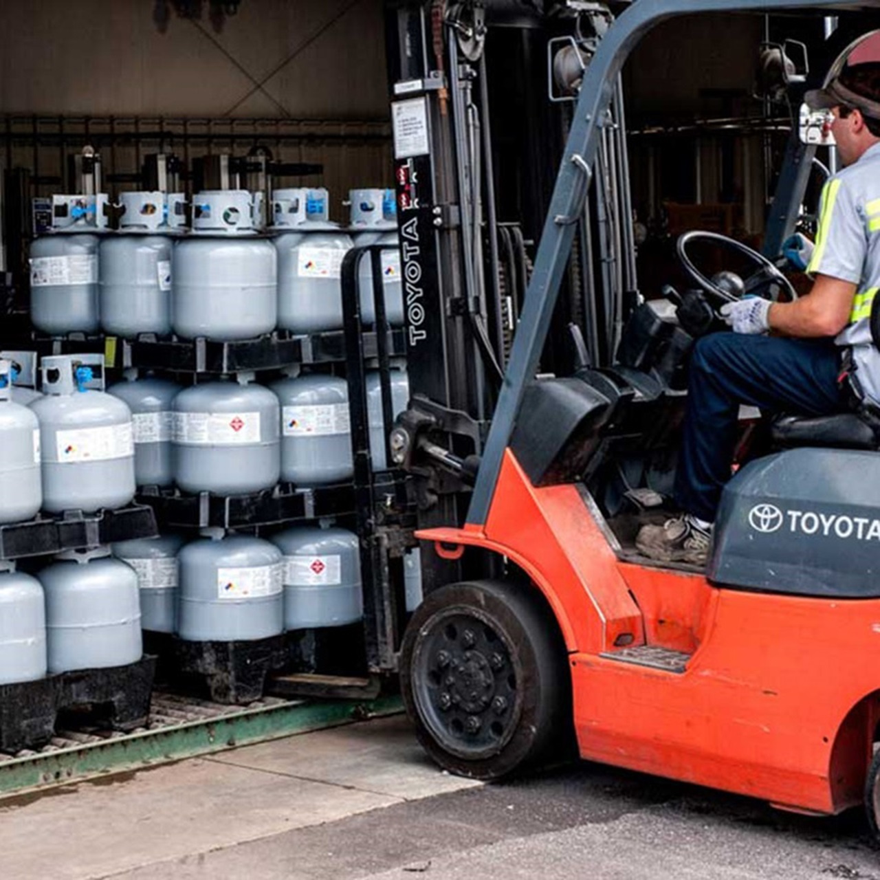 Propane Forklifts | Pinnacle Propane